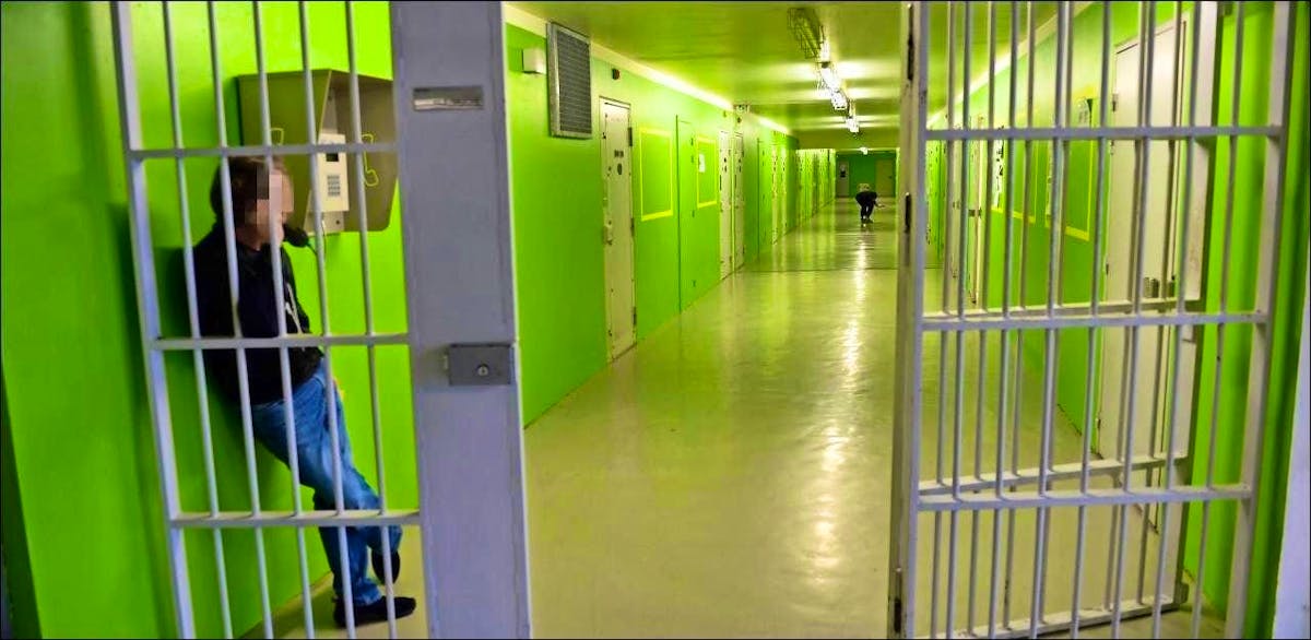 Un autre détenu libéré de prison par erreur