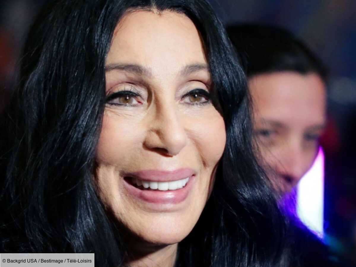 Cher, 80 ans, répond aux critiques sur sa différence d'âge avec son ...