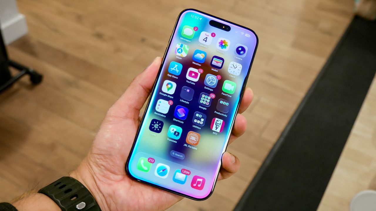 Phishing scam alert: This "We found your lost iPhone" text is fake and ...