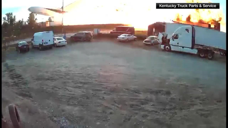 Video shows explosion caused by UPS plane crash in Louisville
