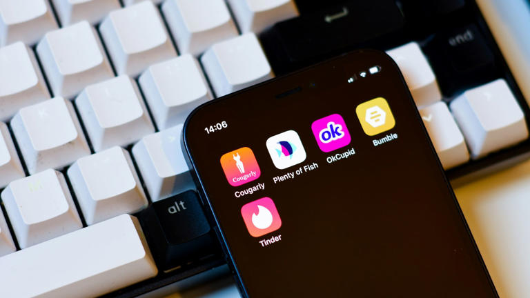 The Number One Reason You're So Burned Out On Dating Apps