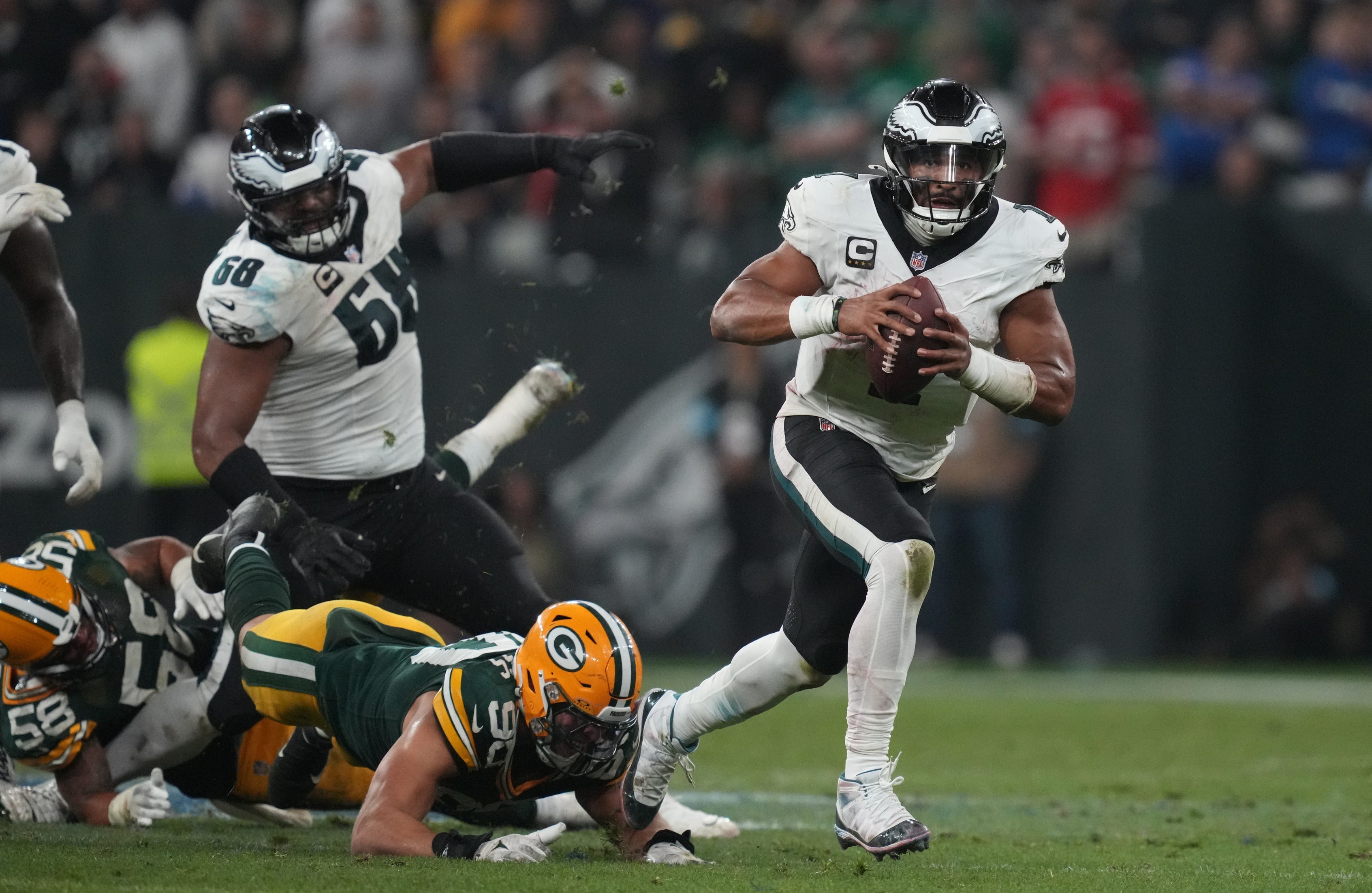 Eagles to wear a fresh, familiar uniform combination for matchup vs ...