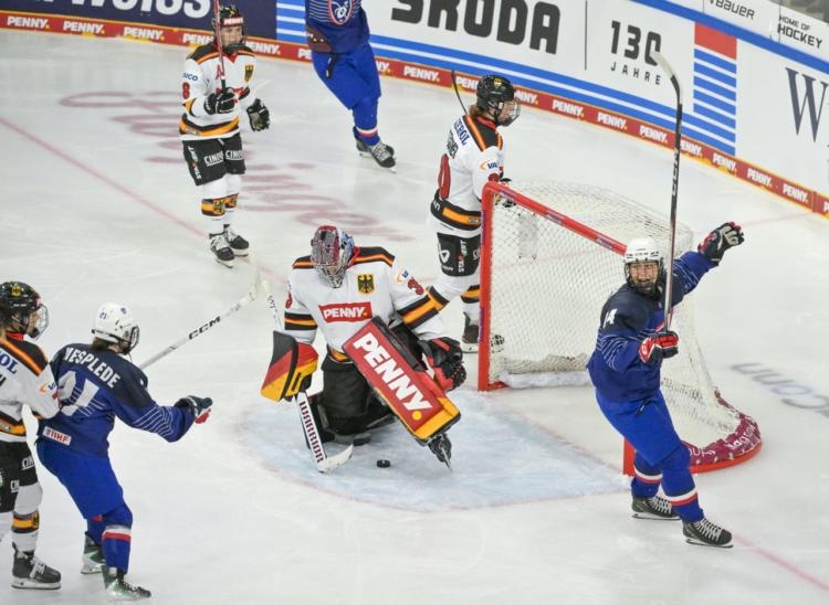 Hockey sur glace. Les Bleues battues aux tirs au but par l’Allemagne