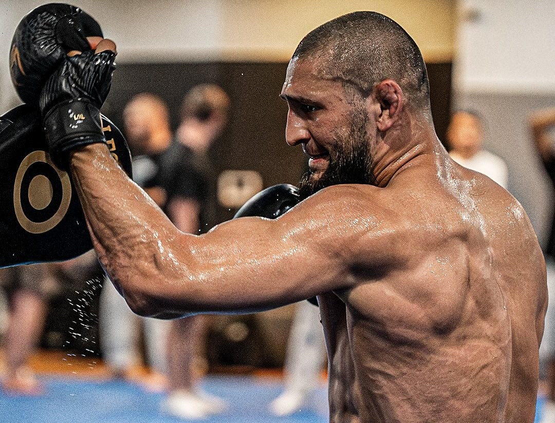 Pic: Shredded Khamzat stuns UFC community with chiseled physique ...