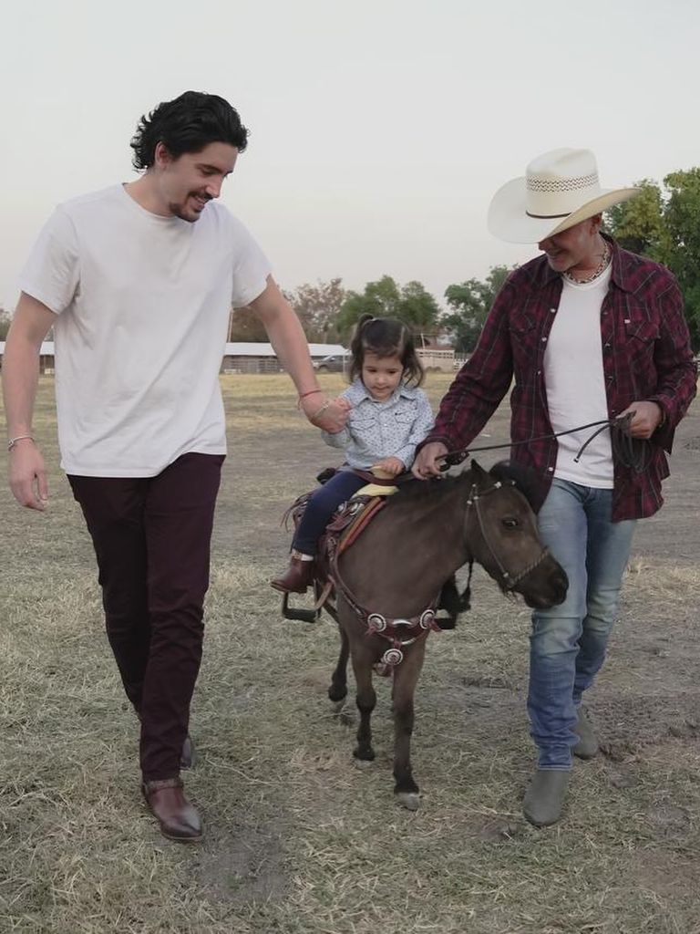 Alejandro Fernández y América Guinart celebran el cumpleaños de su hijo ...