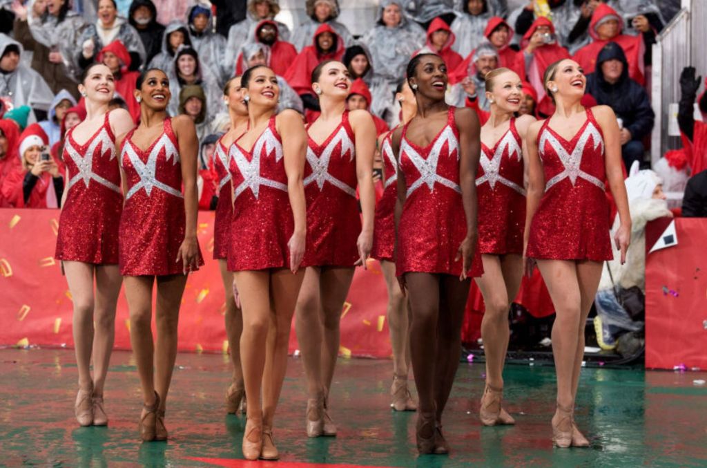 How to Get Affordable Tickets to ‘Christmas Spectacular' Starring the ...