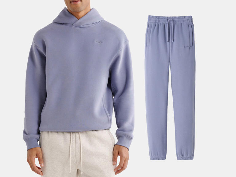 What to Wear on a Long-Haul Flight