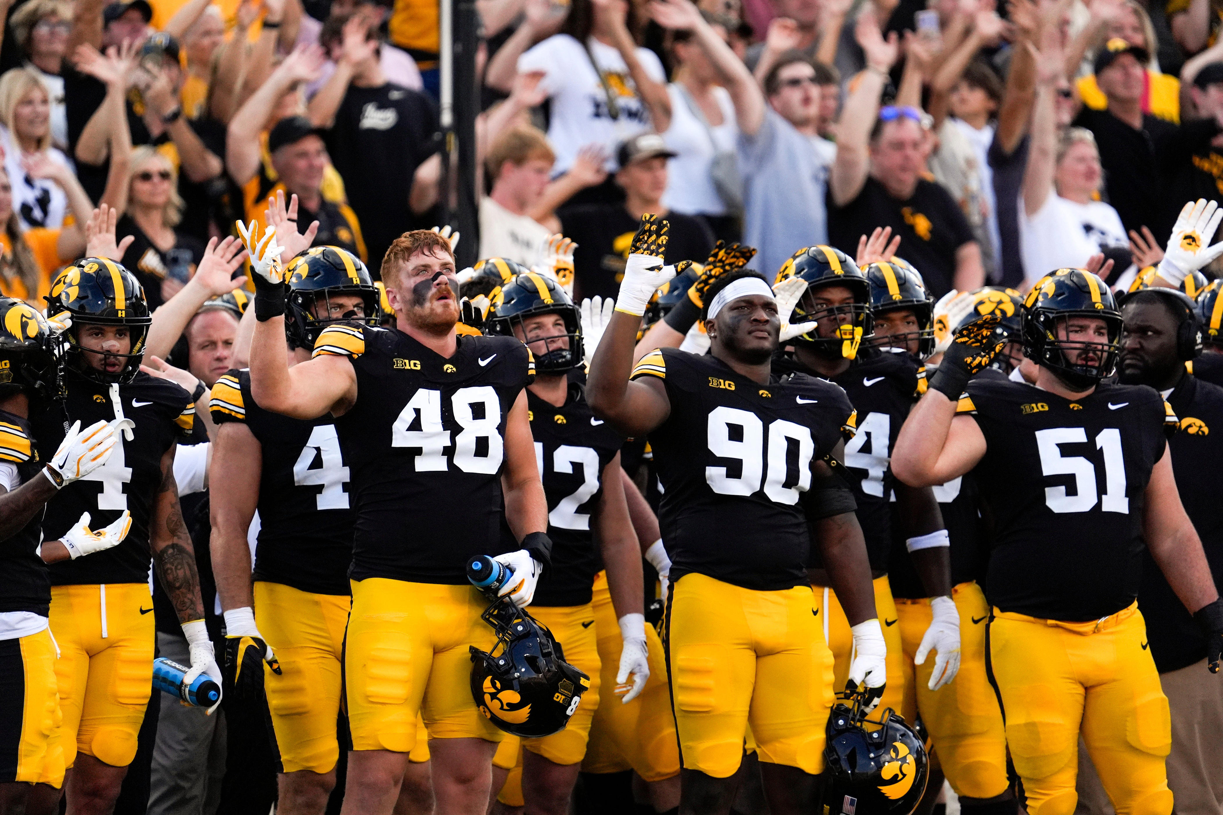 Oregon head coach Dan Lanning praises Iowa football 'Hawkeye Wave ...