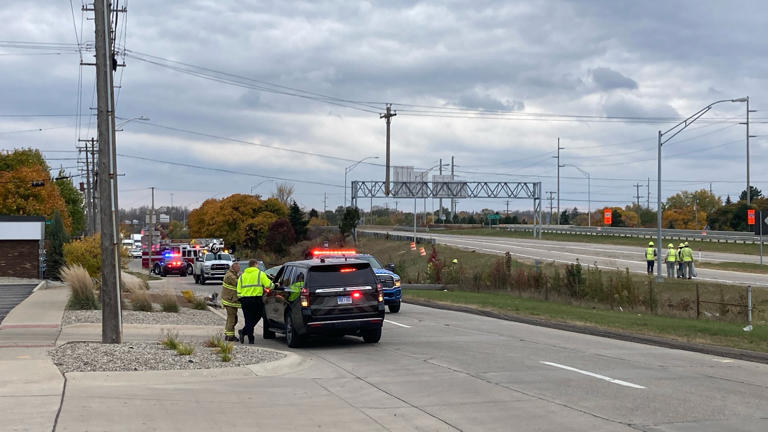 Car crashes into utility pole, leaving power lines dangling over US-127