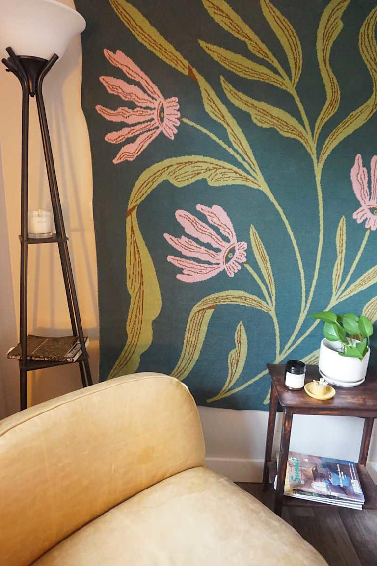 The Renter-Friendly Wall Art Hack That Made My Space So Cozy for Fall