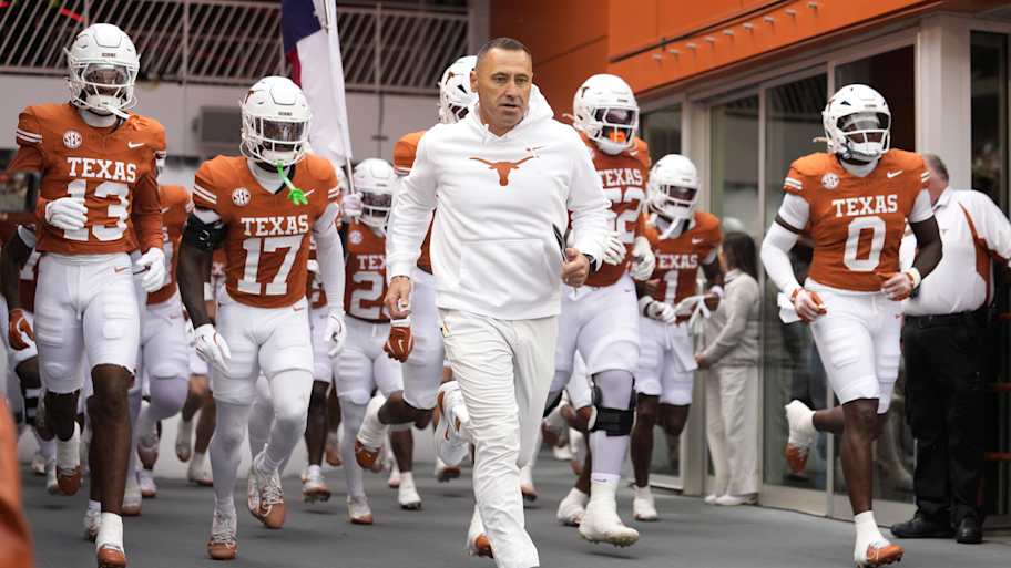 Former QB Not Happy About Texas Longhorns' Snub in CFP Rankings