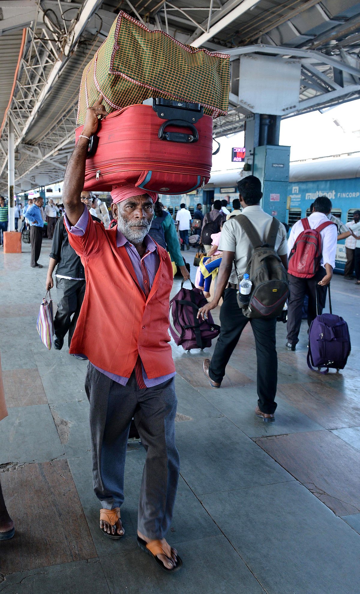 Chennai's Coolies and their lasting load of luggage