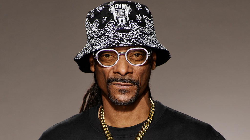 Snoop Dogg's New Year's Eve Special For NBC Not Going Forward ...