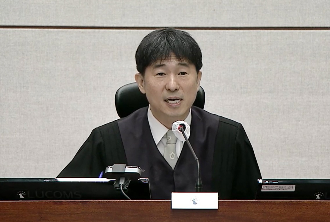 또 끼어든 변호인단, 지귀연마저 역정 "상대 말 막는 게 자유주의인가"