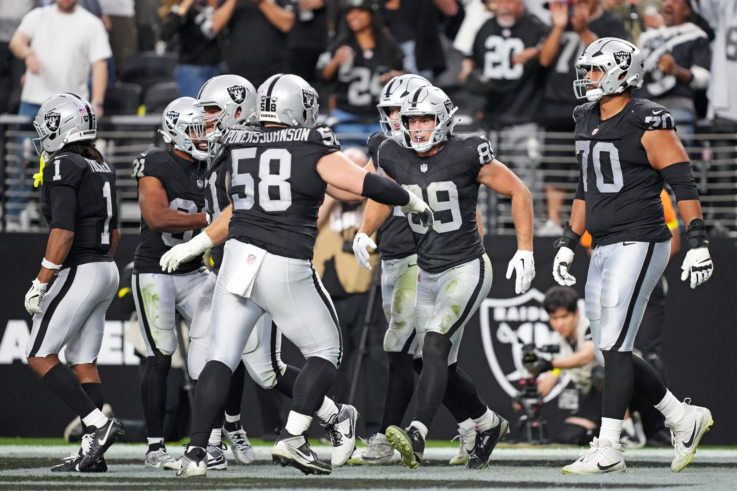 The Raiders Cannot Tackle: 3 Overreactions After Week 9 Loss