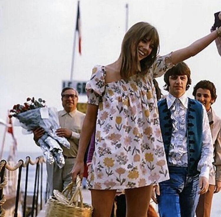 20 Photos of the 1960s Changing With the Times