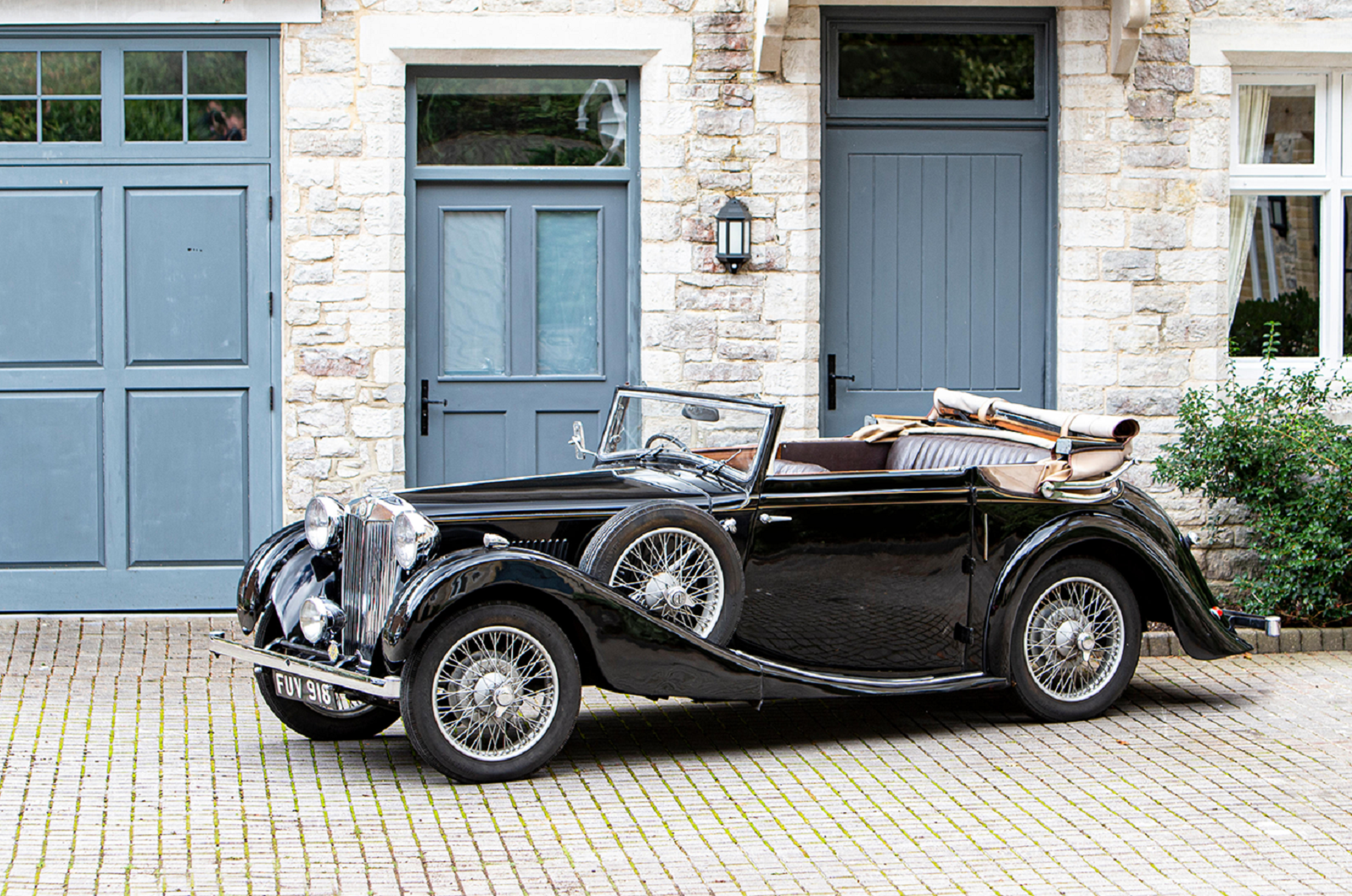 Luxe klassieke cabriolets met vier zitplaatsen