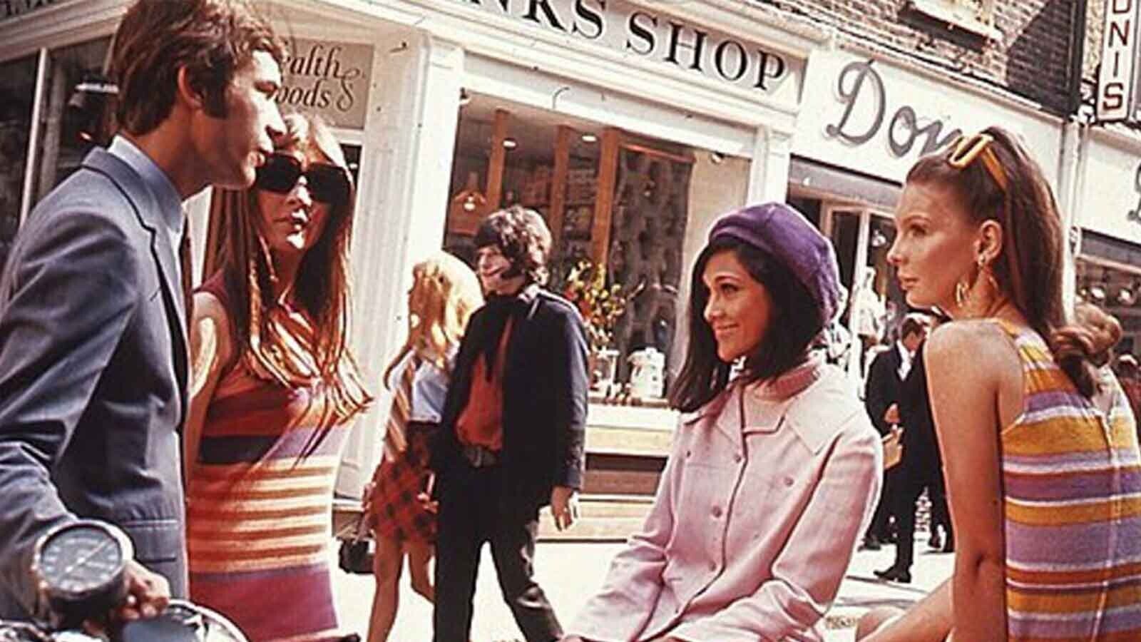 20 Photos of the 1960s Changing With the Times