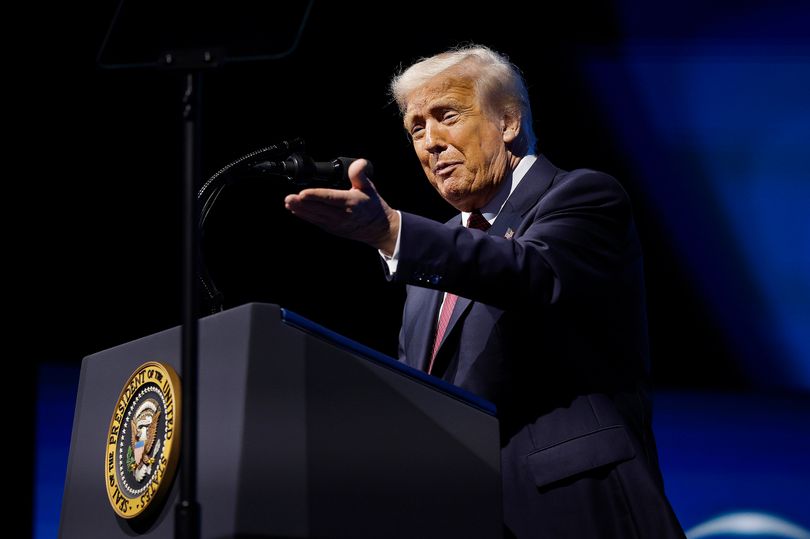 Donald Trump's 8 unhinged moments as he flits between topics in bizarre ...
