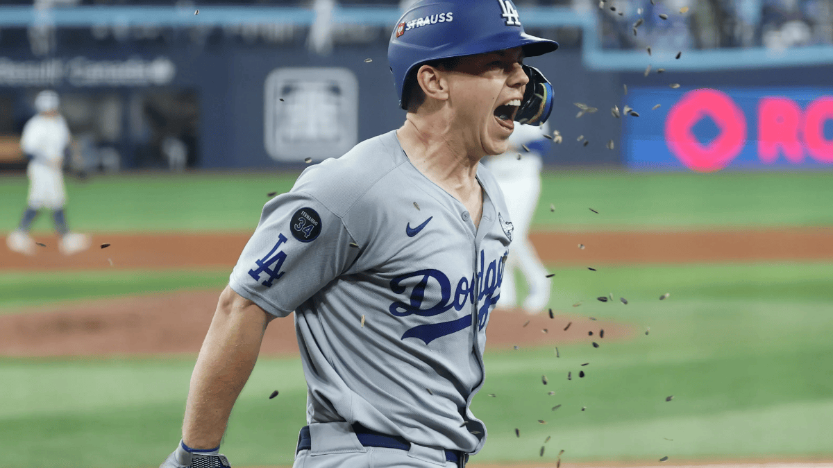 Dodgers: Will Smith, from World Series hero to fast food server?