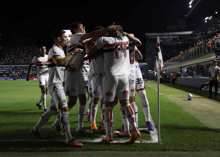 Corinthians x São Paulo: onde assistir, escalações e arbitragem