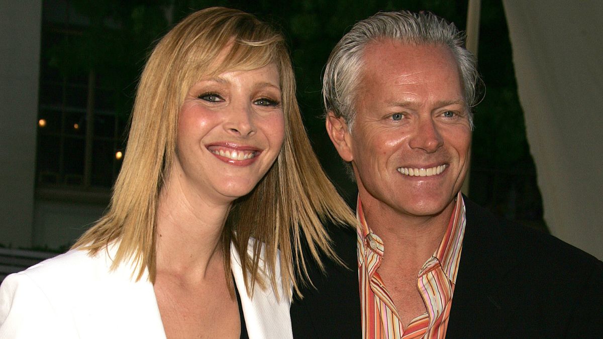 ‘He's the Perfect Man': Lisa Kudrow, 62, Shares the Secrets to 29 Years ...
