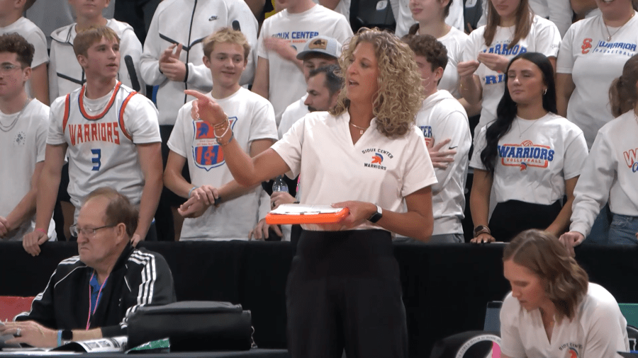 Humboldt, Sioux Center advance in volleyball playoffs