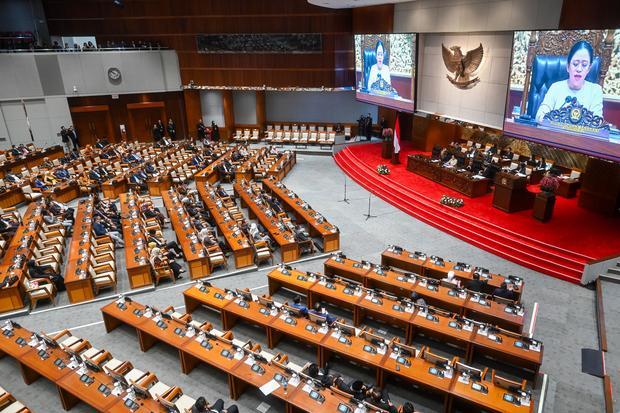 KUHAP dan KUHP baru resmi berlaku hari ini, sejumlah aturan disoroti