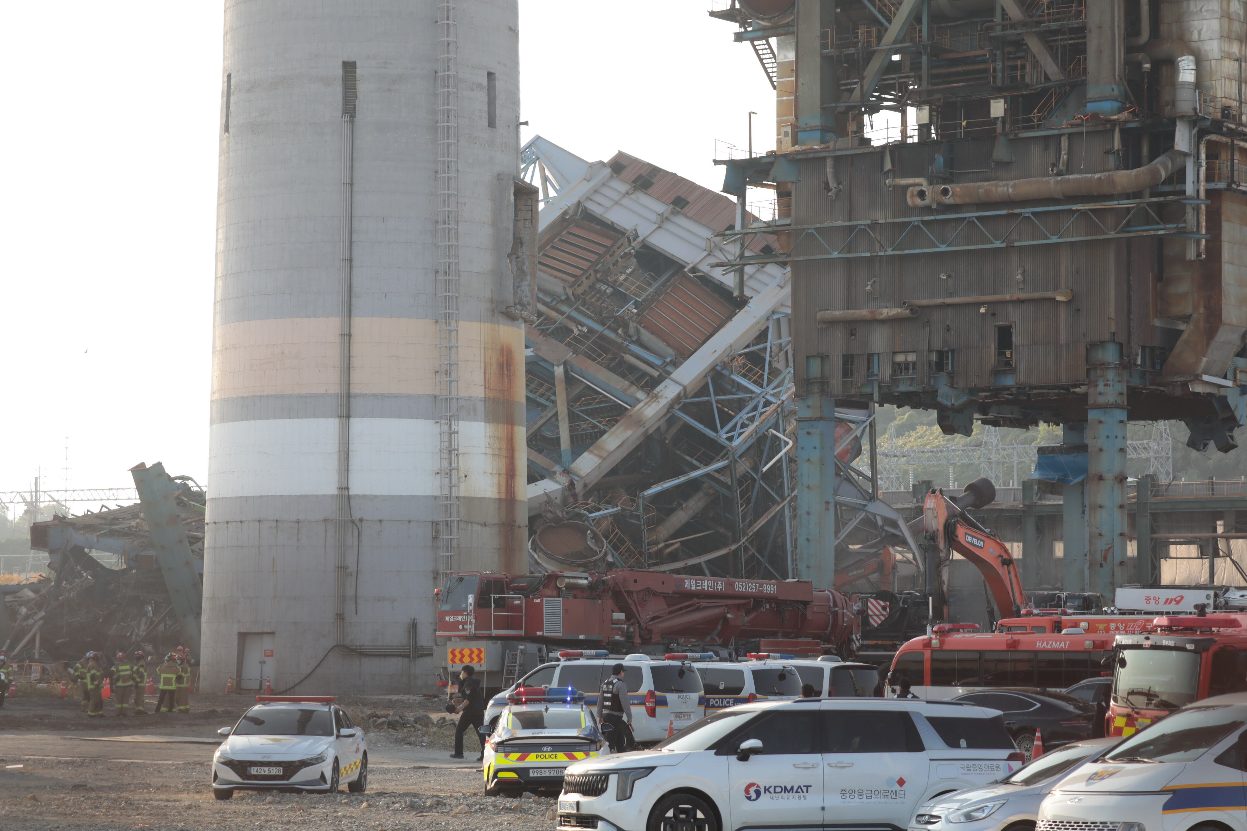Labor Minister Orders Compulsory Probe Into Ulsan Power Plant Collapse
