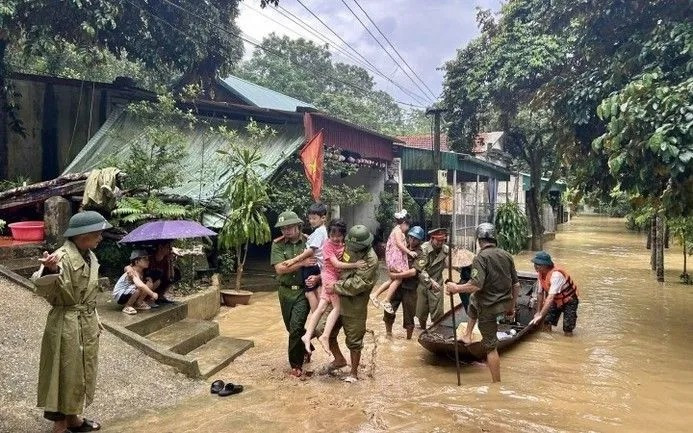 Bão số 13 rất mạnh, di dời dân cư tại các khu vực nguy hiểm trước 15 giờ