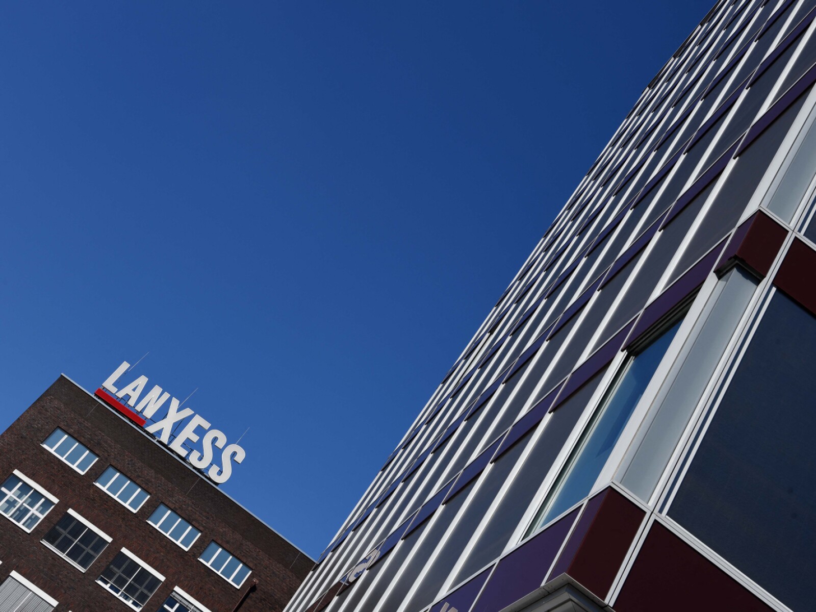 Lanxess sieht kein Licht am Ende des Tunnels