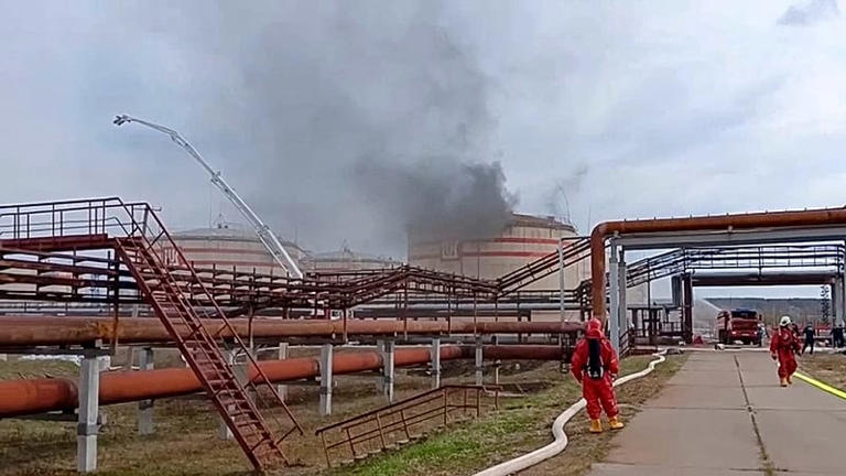 Ukraine carries out further overnight strikes on Russian energy sector