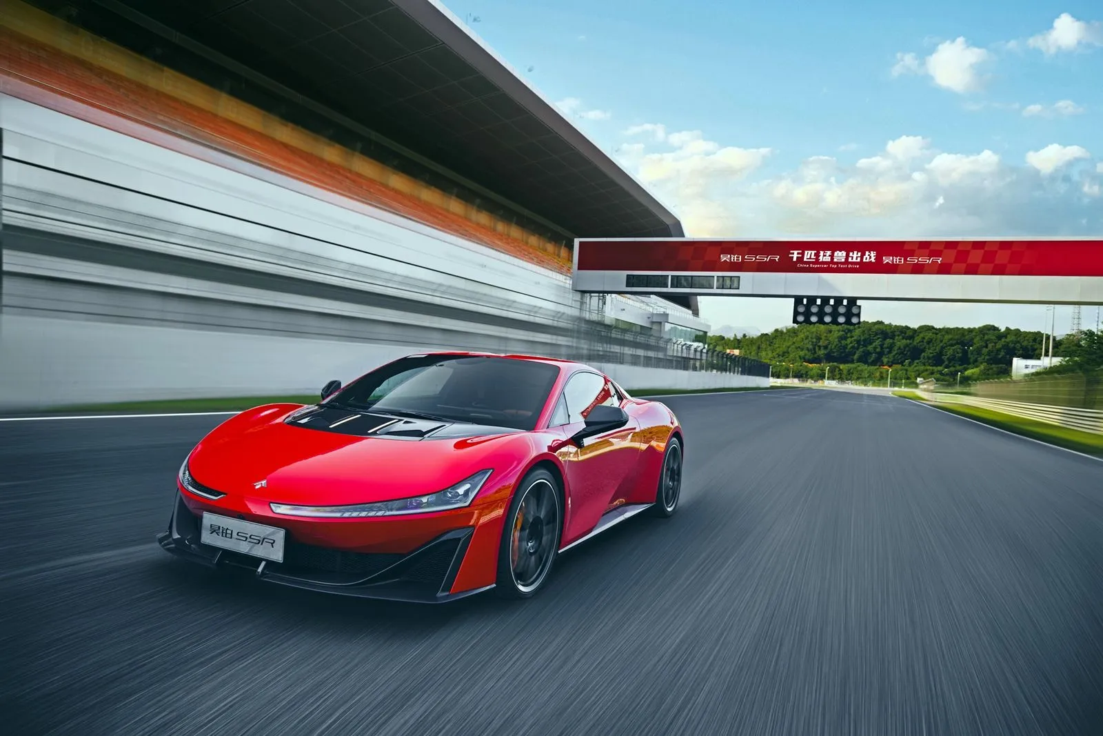 Η GAC με το ηλεκτρικό “τέρας” Hyptec SSR μπήκε στο βιβλίο των Ρεκόρ ...