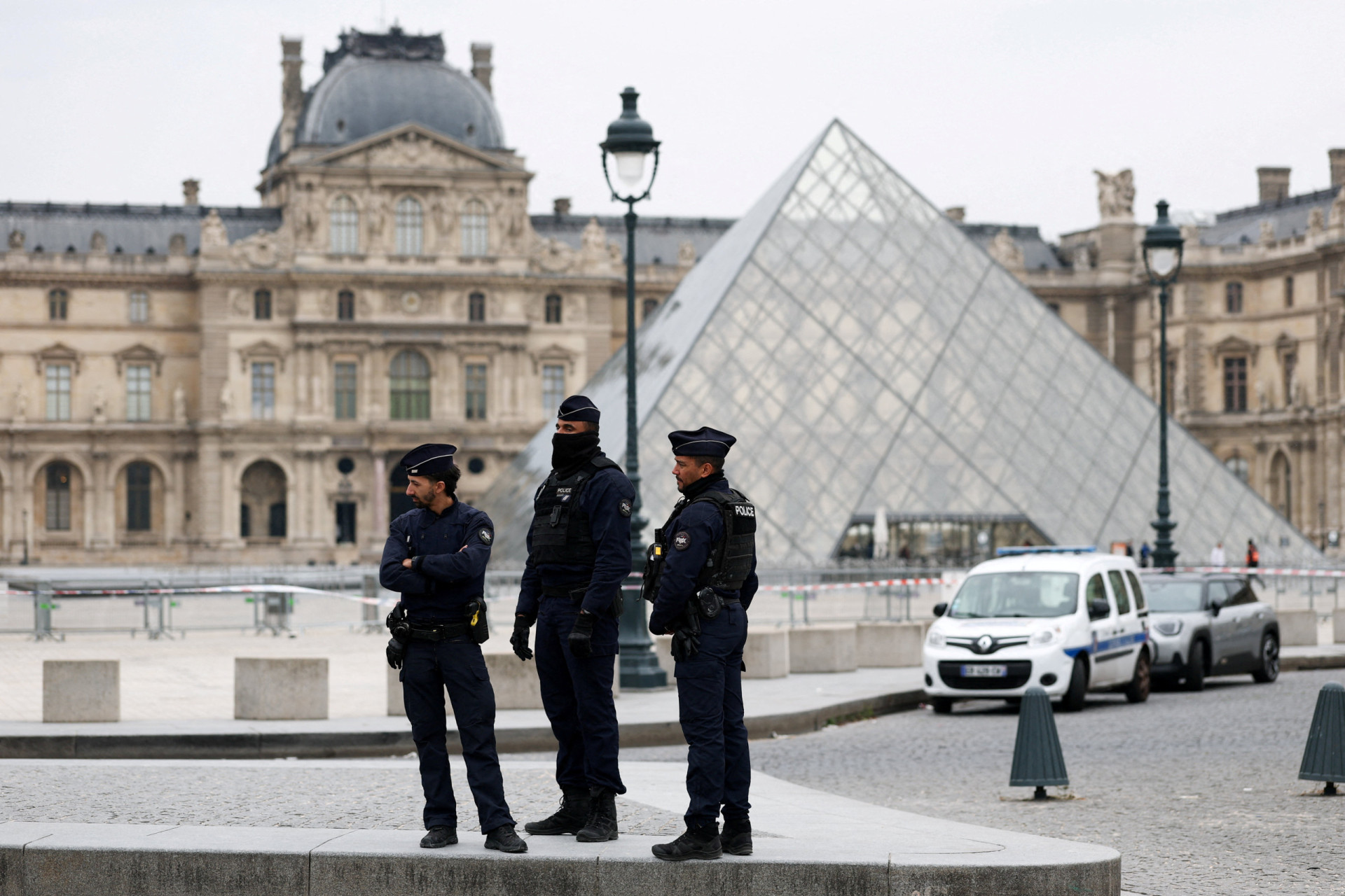 Password to Louvre’s security system was ‘Louvre,’ employee says