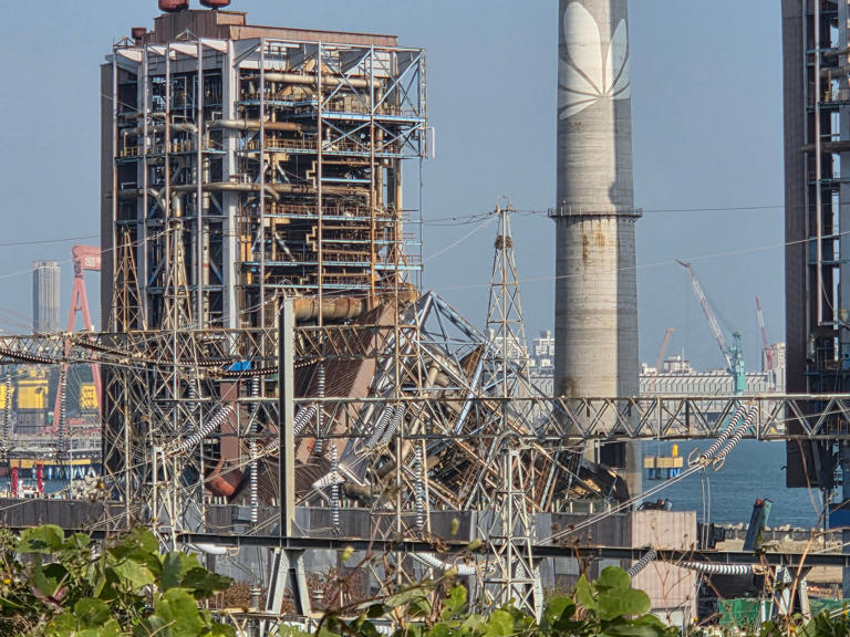 Nine Workers Buried in Ulsan Thermal Power Plant Collapse