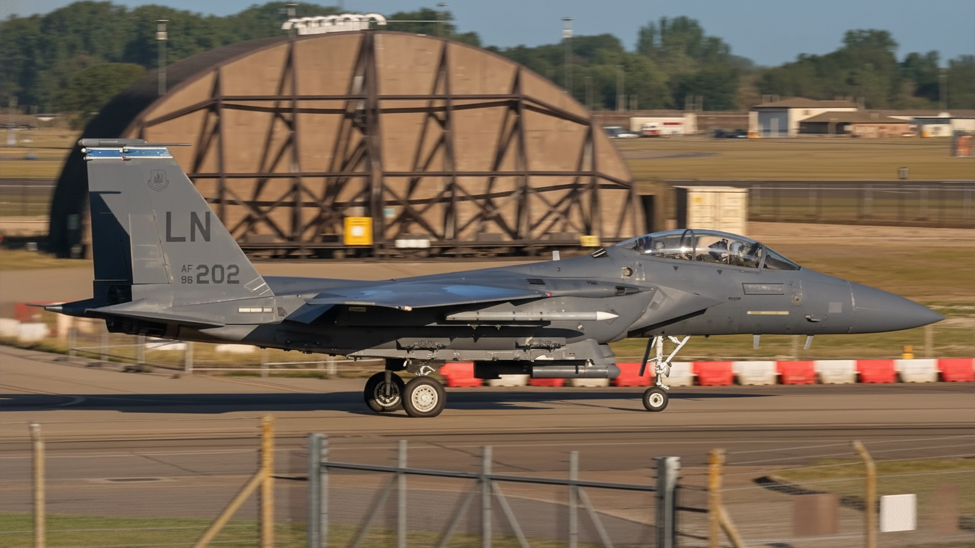 US Air Force Prepare for Combat