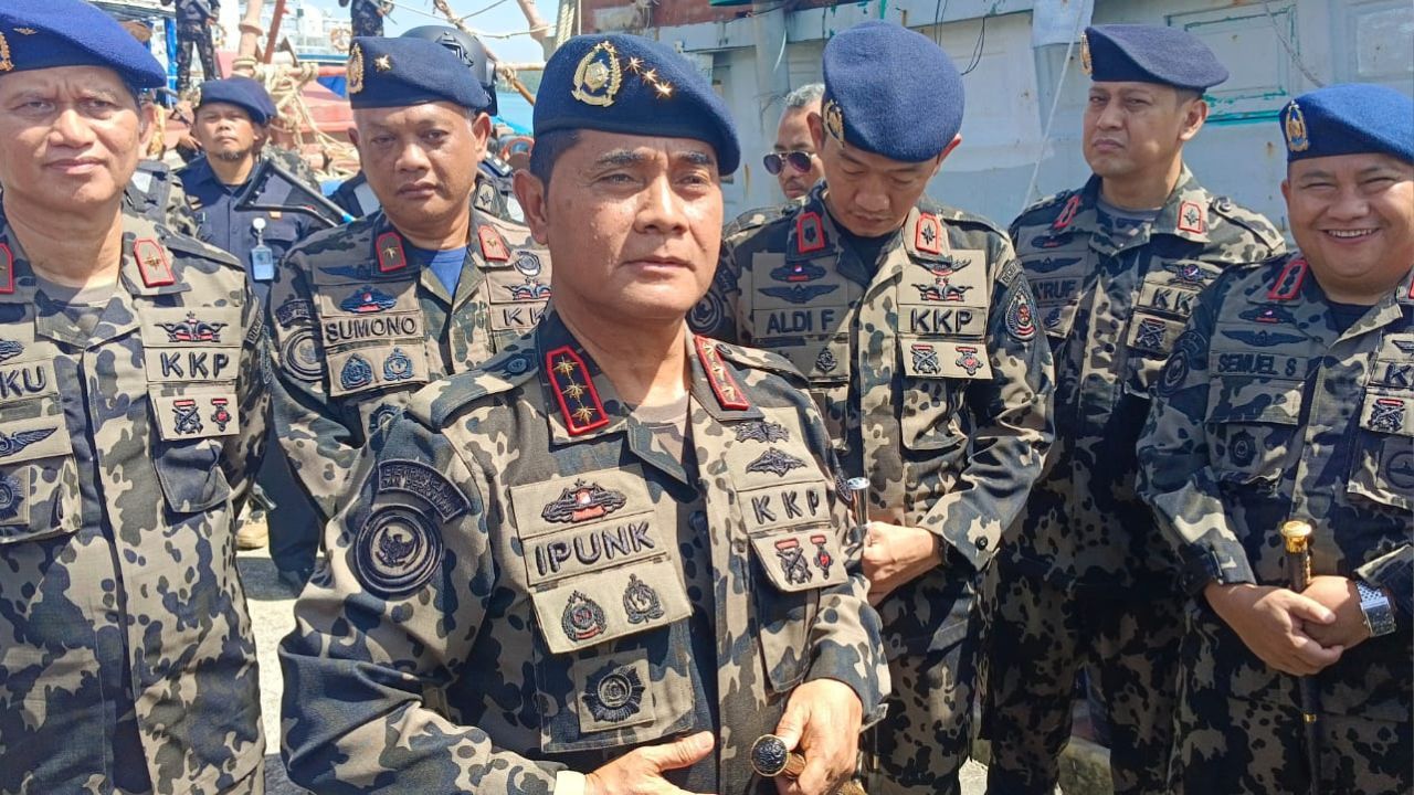 Jaring Trawl dan Cumi Kering: Modus Kapal Vietnam yang Kembali ...