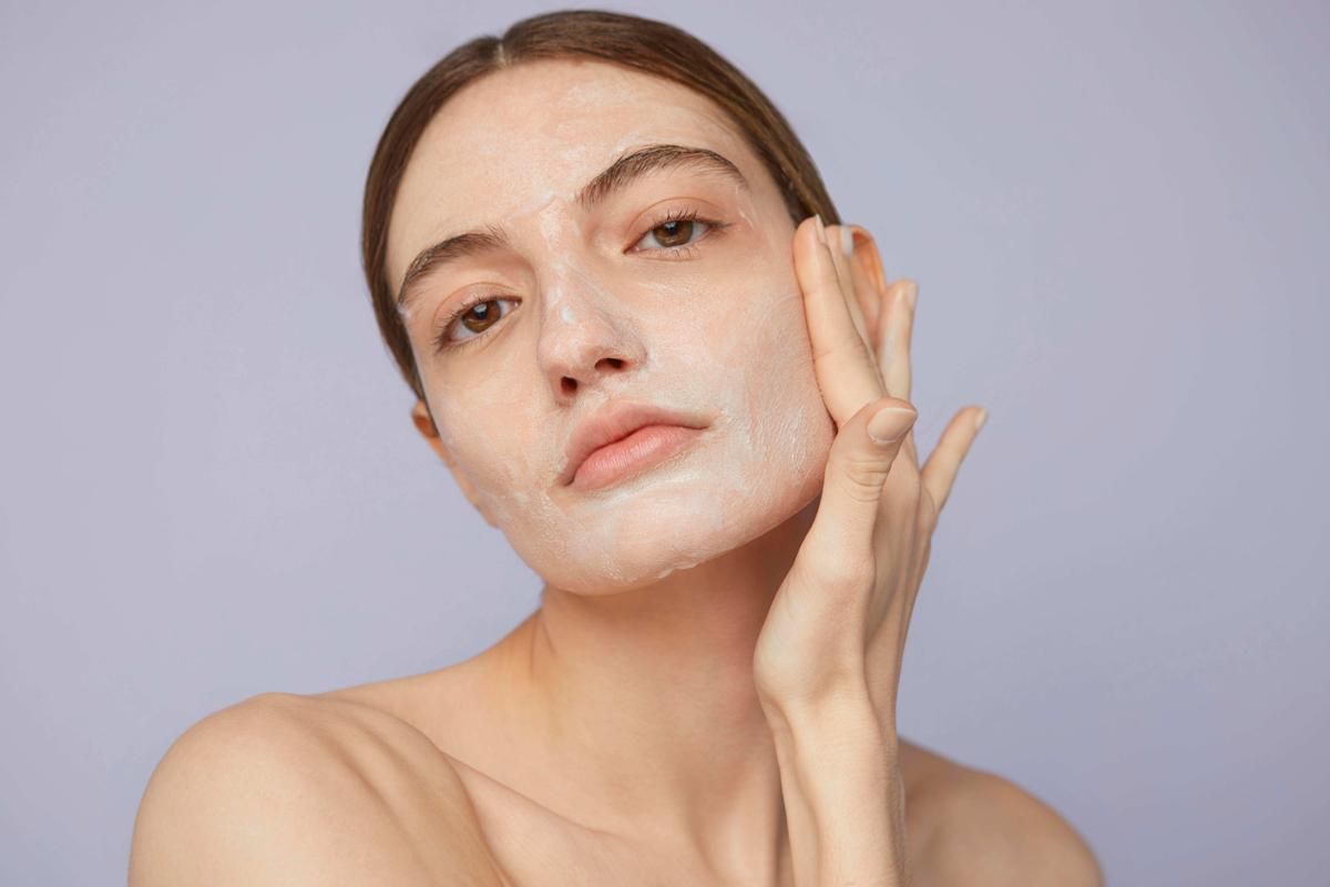 5 tips mengaplikasikan skincare agar base makeup lebih menempel