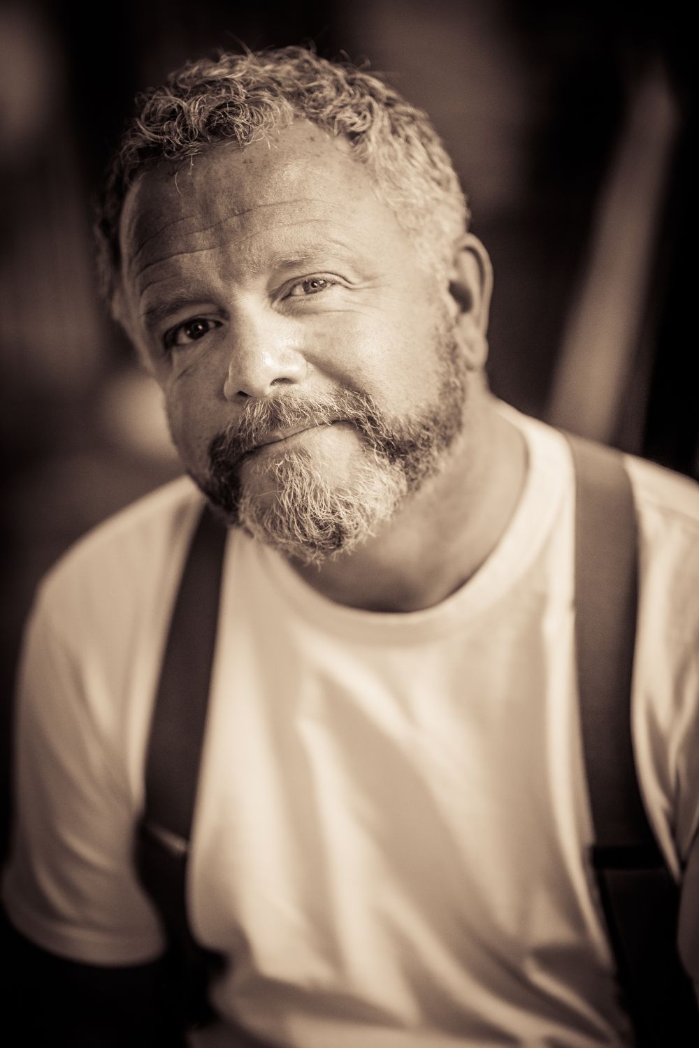 Colin Davidson: Meet The Artist Who Painted Queen Elizabeth II And Brad ...