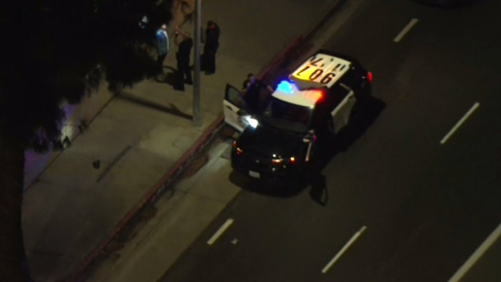 Hit-and-run suspect flees from crash with LAPD patrol car in Porter Ranch