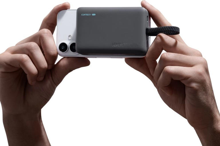 Cuktech CP12 Power Bank review: charge wirelessly or with the compact unit's built-in braided cable