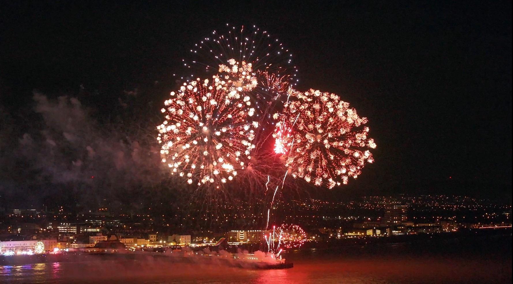 See the spectacular Worthing Lions fireworks display, exploding off the ...