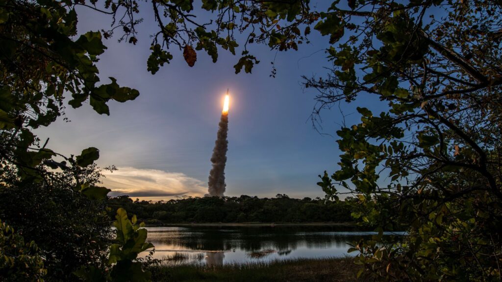 La plus puissante des fusées Ariane 6 arrive enfin en Guyane