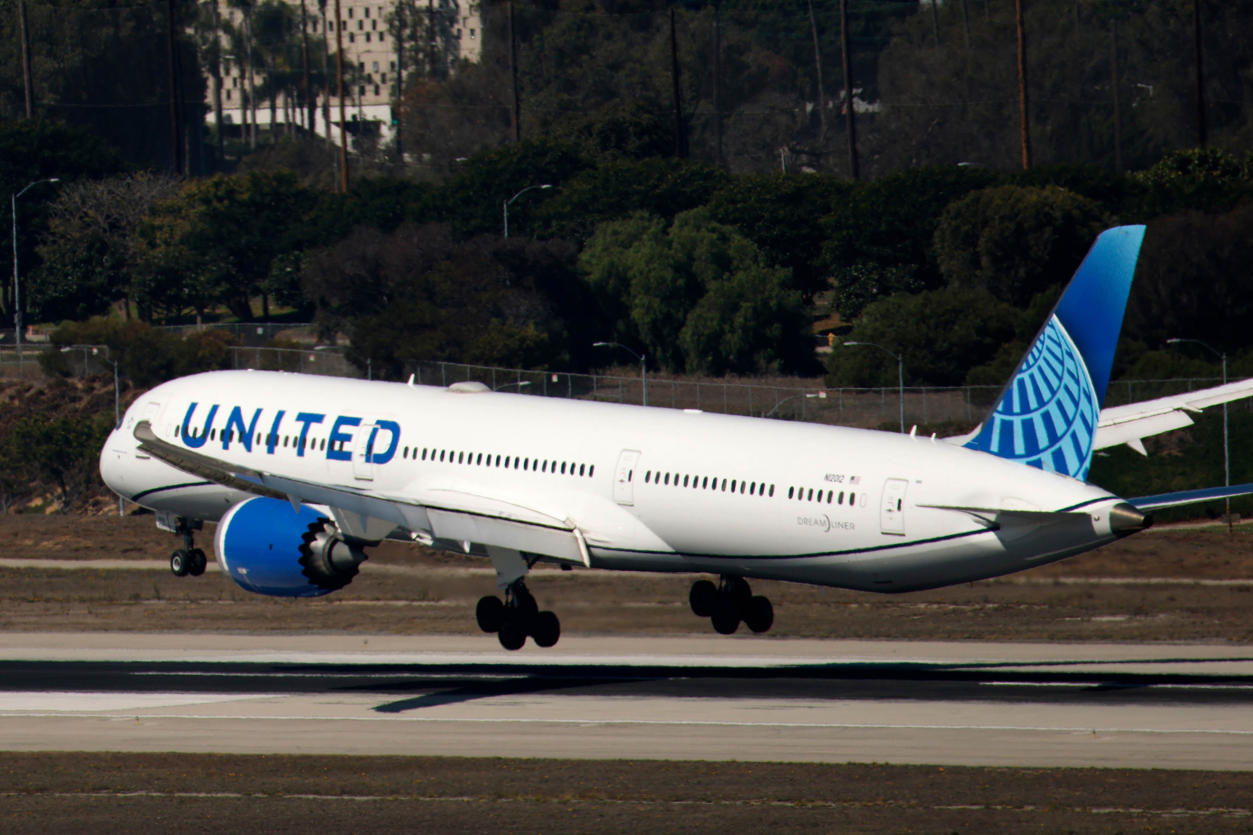 Full list of airports that could cut flights due to government shutdown