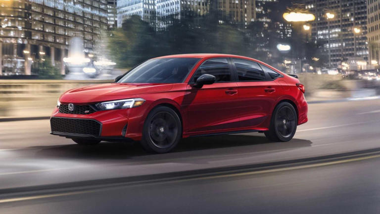 2026 Subaru WRX vs Honda Civic Si: Performance, features & value compared