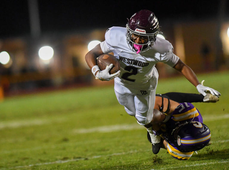 National Signing Day | Martin County's Amarion Queen signs with UCF