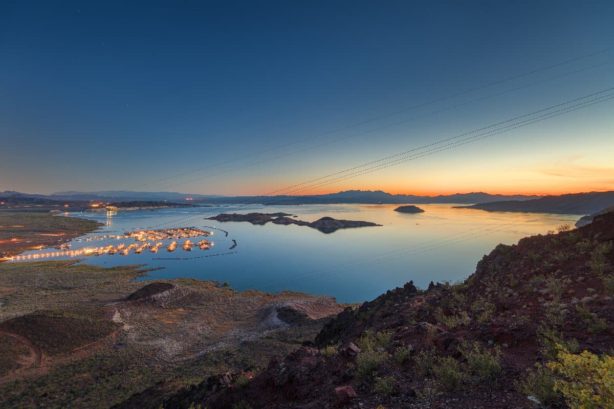 America’s Biggest Man-Made Lake Has 759 Miles of Glorious Shoreline