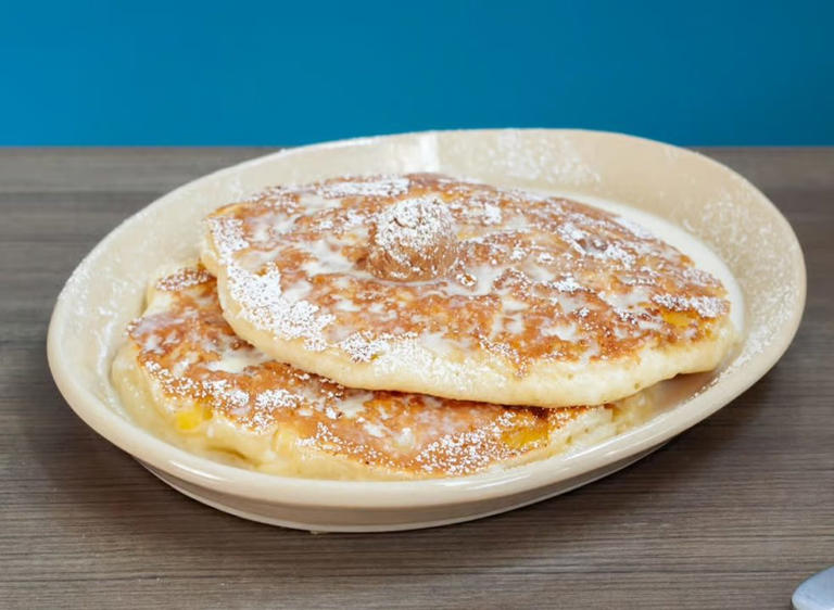 5 Breakfast Chains That Serve the Best Pancakes, According to Breakfast ...