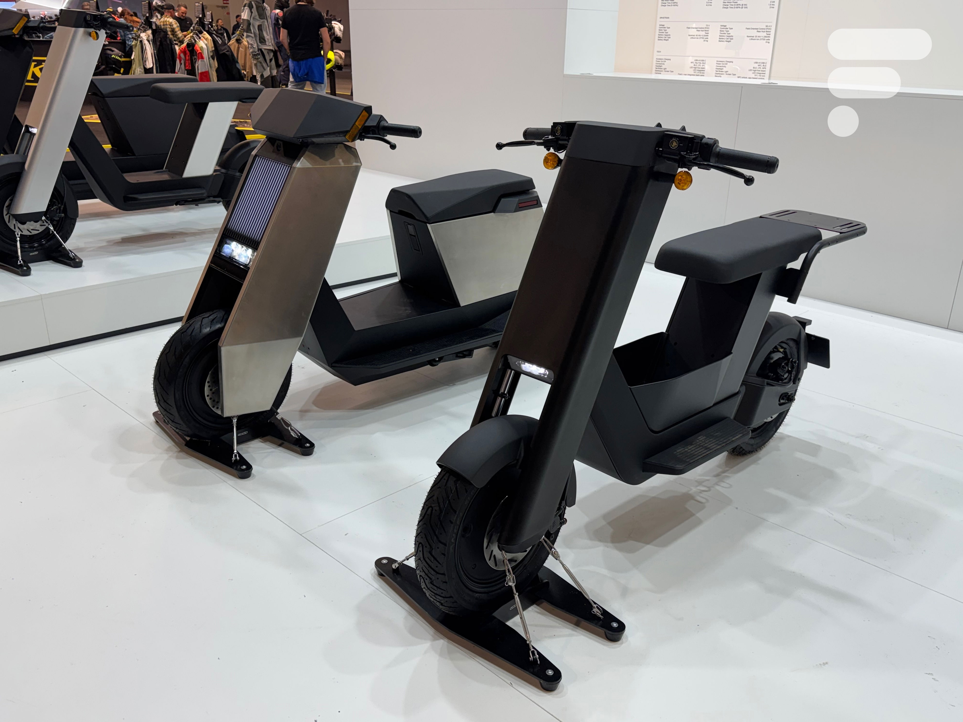On a vu ces scooters électriques inspirés du Tesla Cybertruck et ils ...
