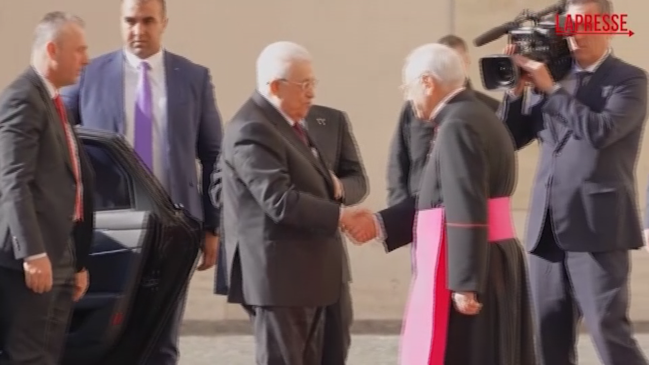 Vaticano, l'arrivo di Abu Mazen per l'incontro con Papa Leone XIV